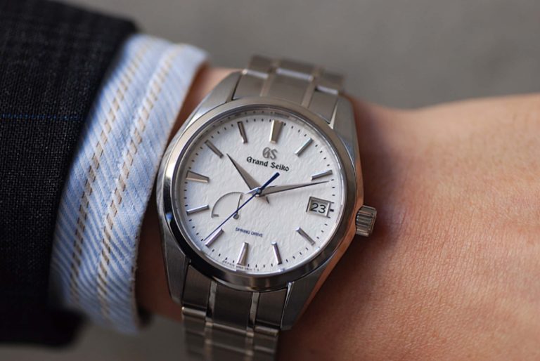 【Grand Seiko】冬に身に着けたい純白ダイアル”雪白”「SBGA211」。 | プリベ石川｜愛媛県(松山・新居浜)で腕時計、婚約指輪 ...